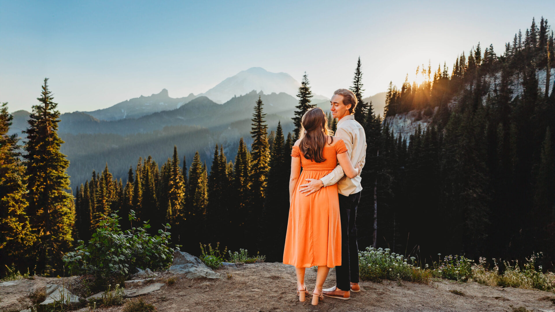 Pacific Northwest Elopement Photographer - Essence of Us Photography